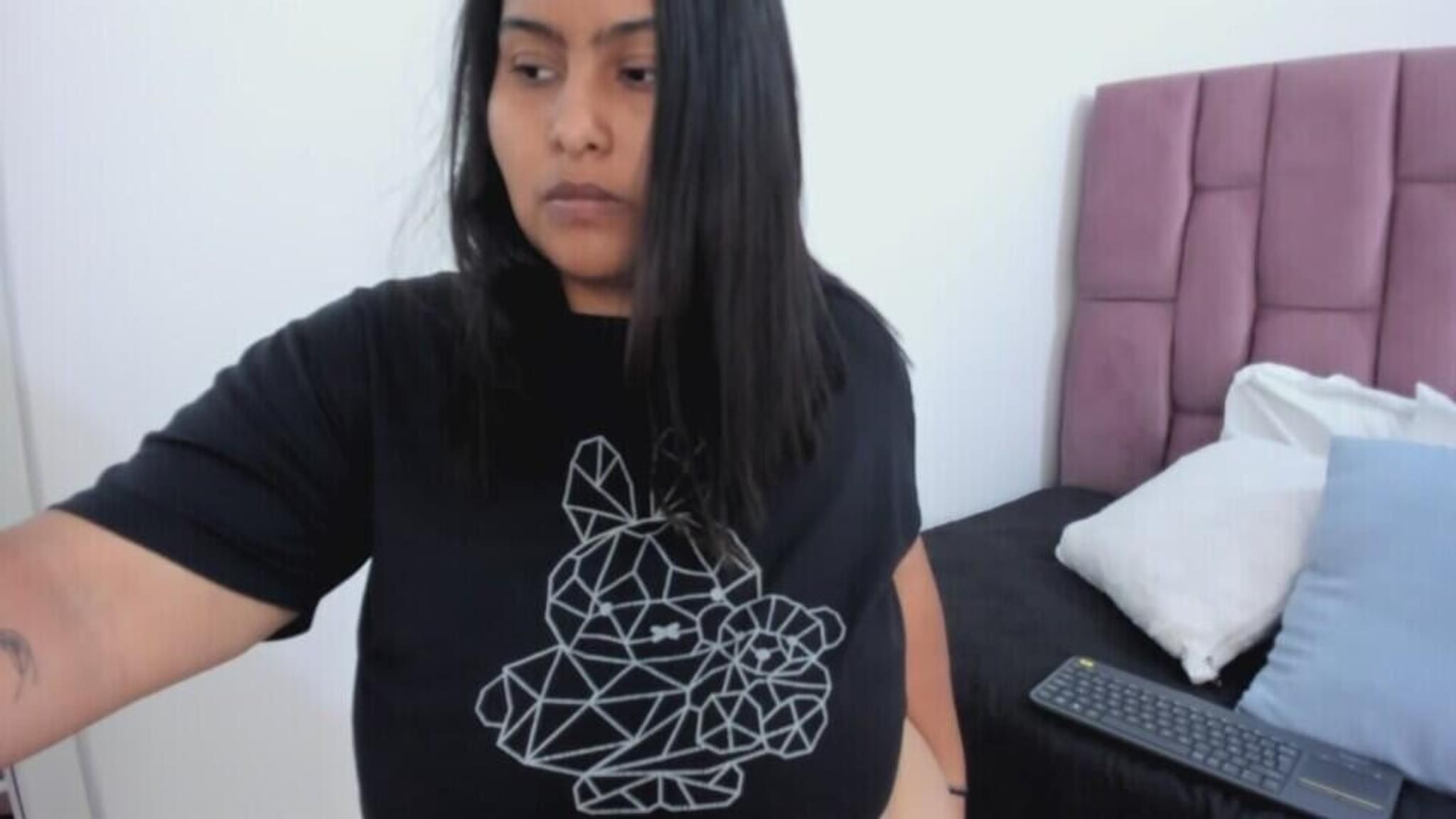 BellaNixs live cam at ePlay